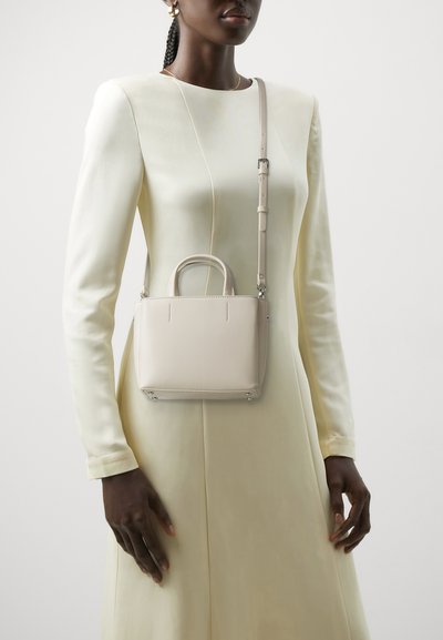 PARFOIS BOX BAG RAINBOW - Pikkulaukku - ecru/beige - Zalando.fi