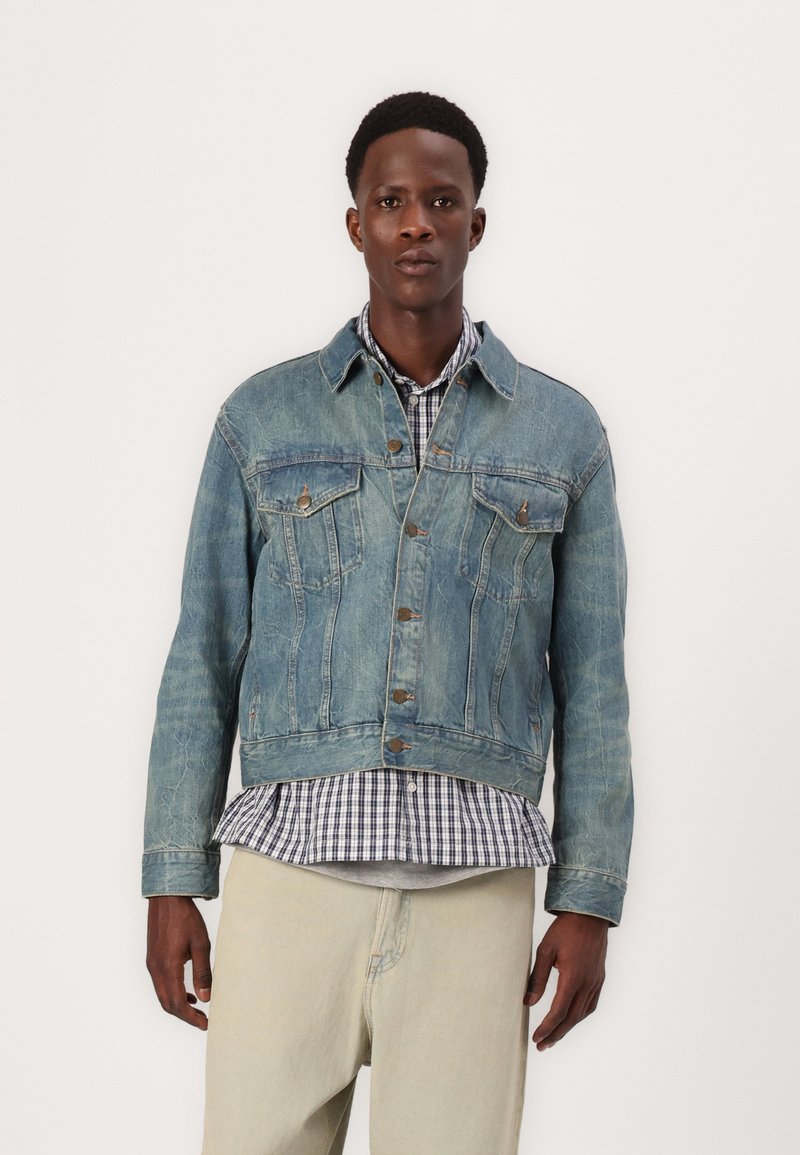 Weekday REGULAR TRUCKER JACKET - Denim jacket - cyan dust/blue ...