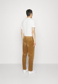 Polo Ralph Lauren PREPSTERP FLAT PANT - Stoffhose - dispatch tan/hellbraun - Zalando.at