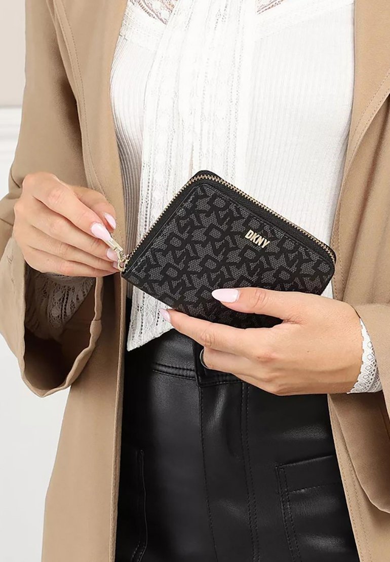 DKNY BRYANT ZIP AROUN - Wallet - black logo black/black - Zalando