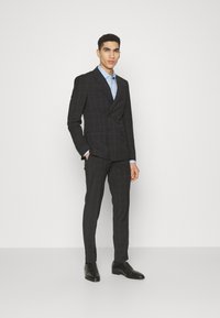 Isaac Dewhirst THE FASHION PEAK WINDOW PANE - Costume - black/noir ...