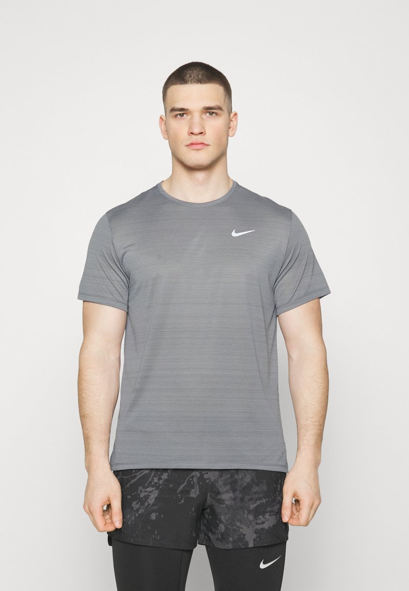Nike Performance Miler Breathe Sport T Shirt Smoke Grey Grijs