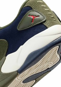 Jordan SESSION - Trainers - cargo khaki/obsidian chile red pale ivory ...