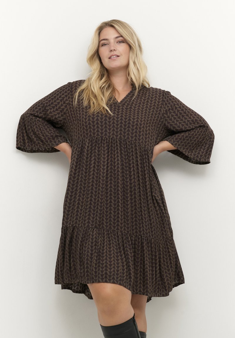 Kaffe Curve Sukienka letnia/brązowy - Zalando.pl