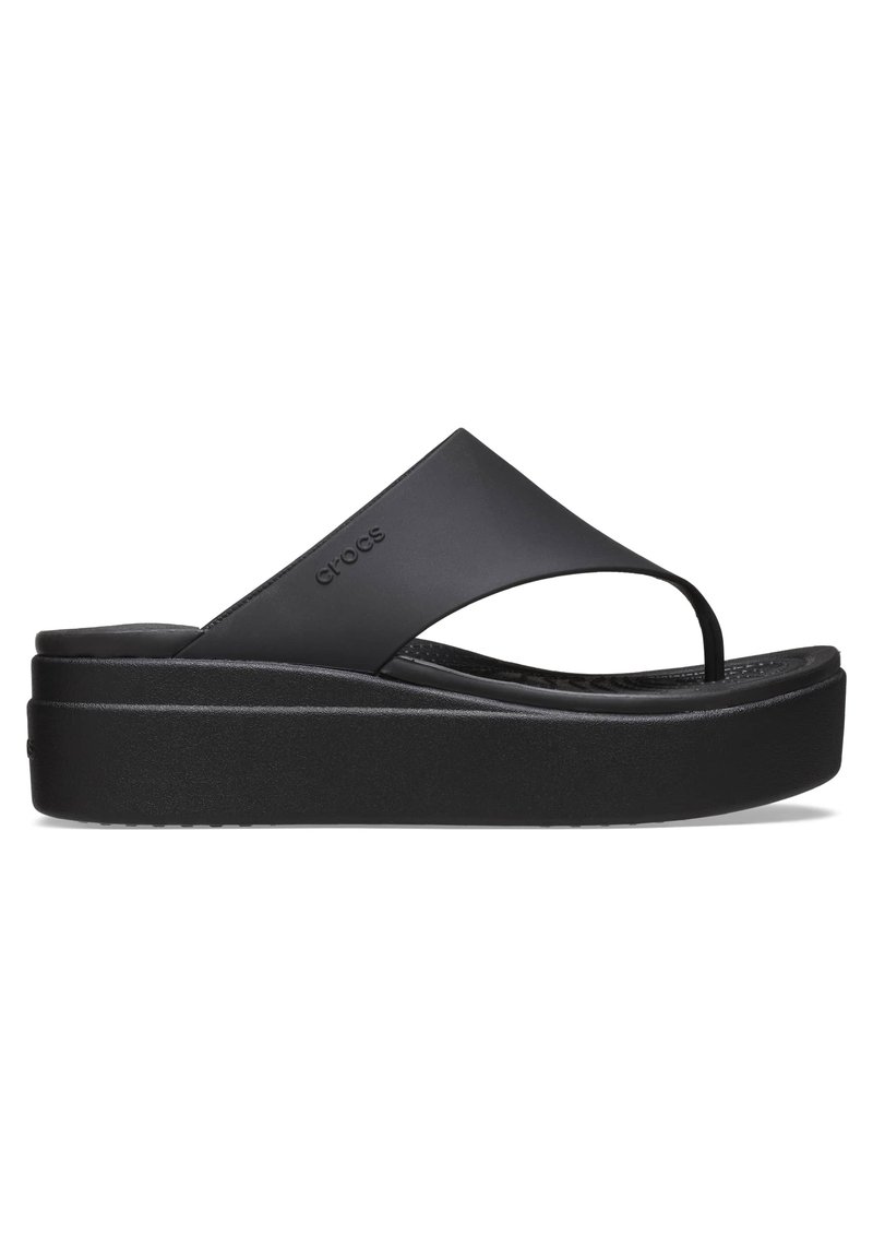 Crocs BROOKLYN - Sandalias de dedo - black/negro metalizado - Zalando.es