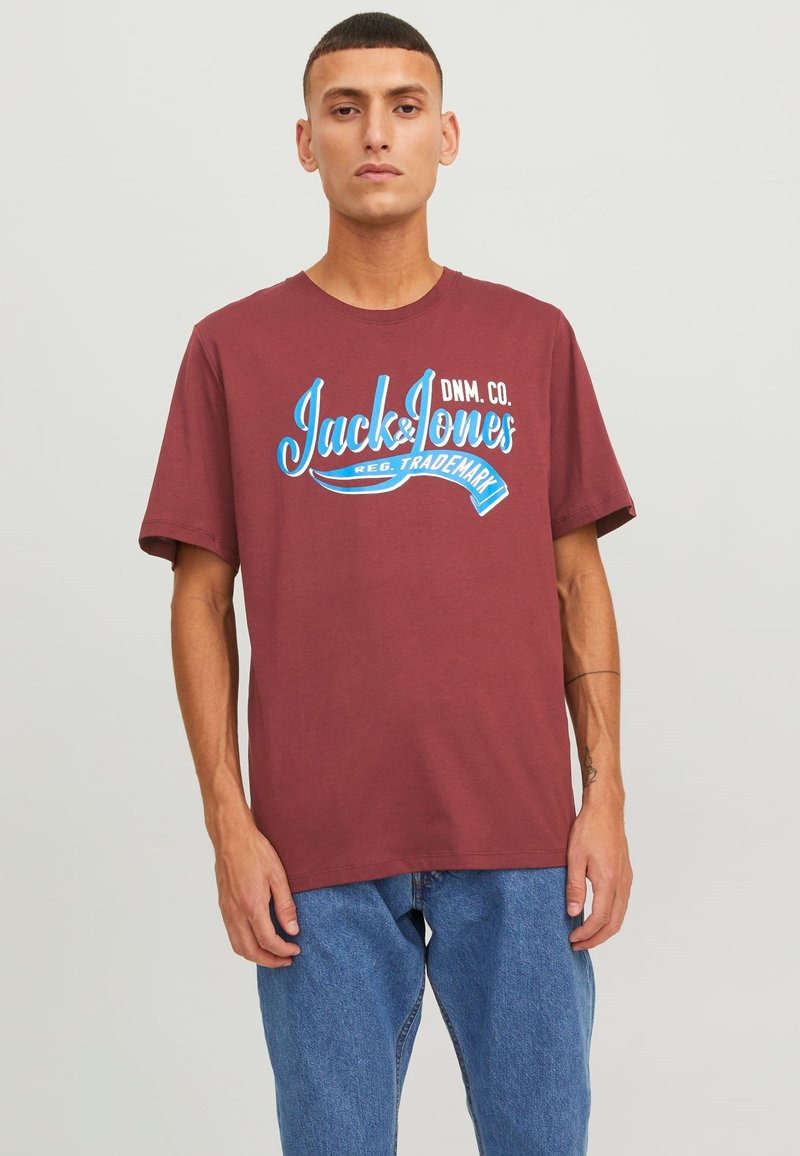 Jack & Jones JJELOGO TEE O-NECK - T-Shirt print - port royale/bordeaux ...