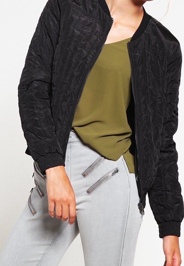 ONLY Bomber Jacket - black - (Pre-owned) - Zalando.de