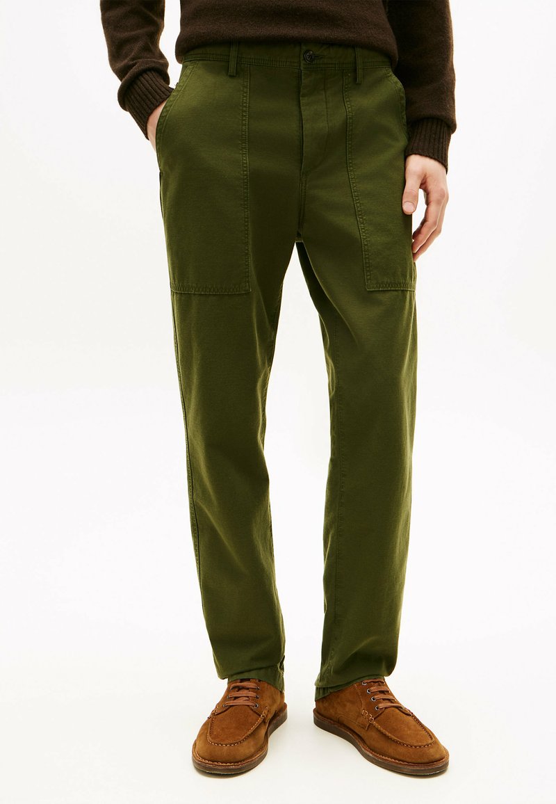 Tommy Hilfiger WASHED TEXTURED - Trousers - arctic spruce/dark green ...