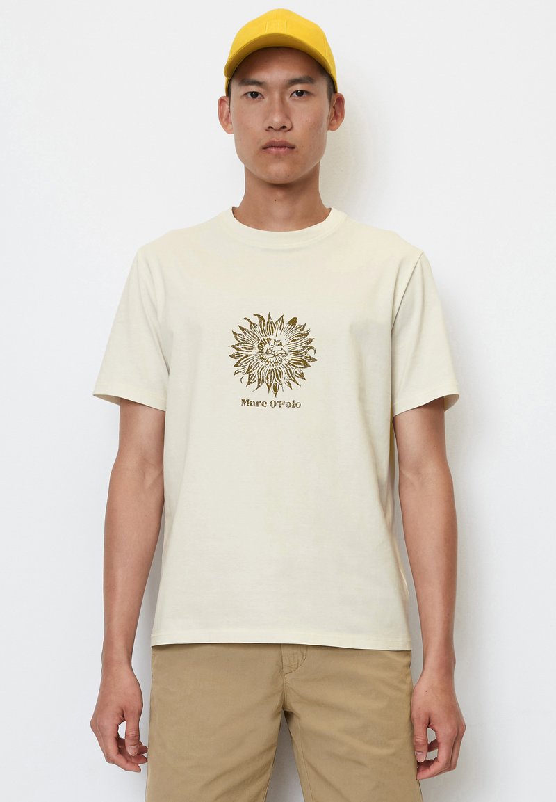 Marc O'Polo REGULAR MIT FLORALEM BRUST - Print T-shirt - white cotton ...
