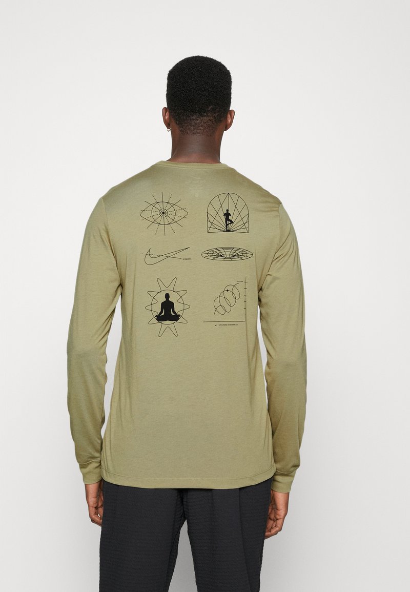 Nike Performance TEE YOGA - Long sleeved top - neutral olive/green - Zalando.ie