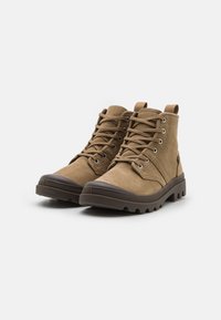 Palladium PALLABROUSSE HI WP UNISEX - Schnürstiefelette - bone brown/camel - Zalando.de