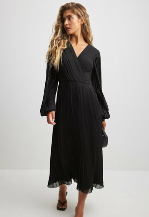 Caroll Robe de jour - black/noir - ZALANDO.FR