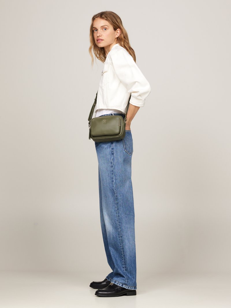 Tommy Hilfiger SOFT UTILITY - Rankinė per petį - utility olive ...