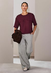 Next RICH HERRINGBONE WIDE LEG - Tygbyxor - mole/ljusgrå - Zalando.se