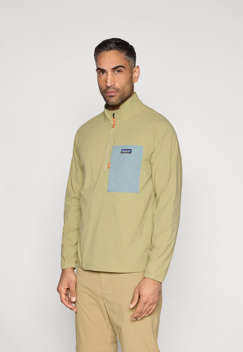 Patagonia OUTDOOR EVERYDAY MARSUPIAL - Windbreaker - gumtree green ...