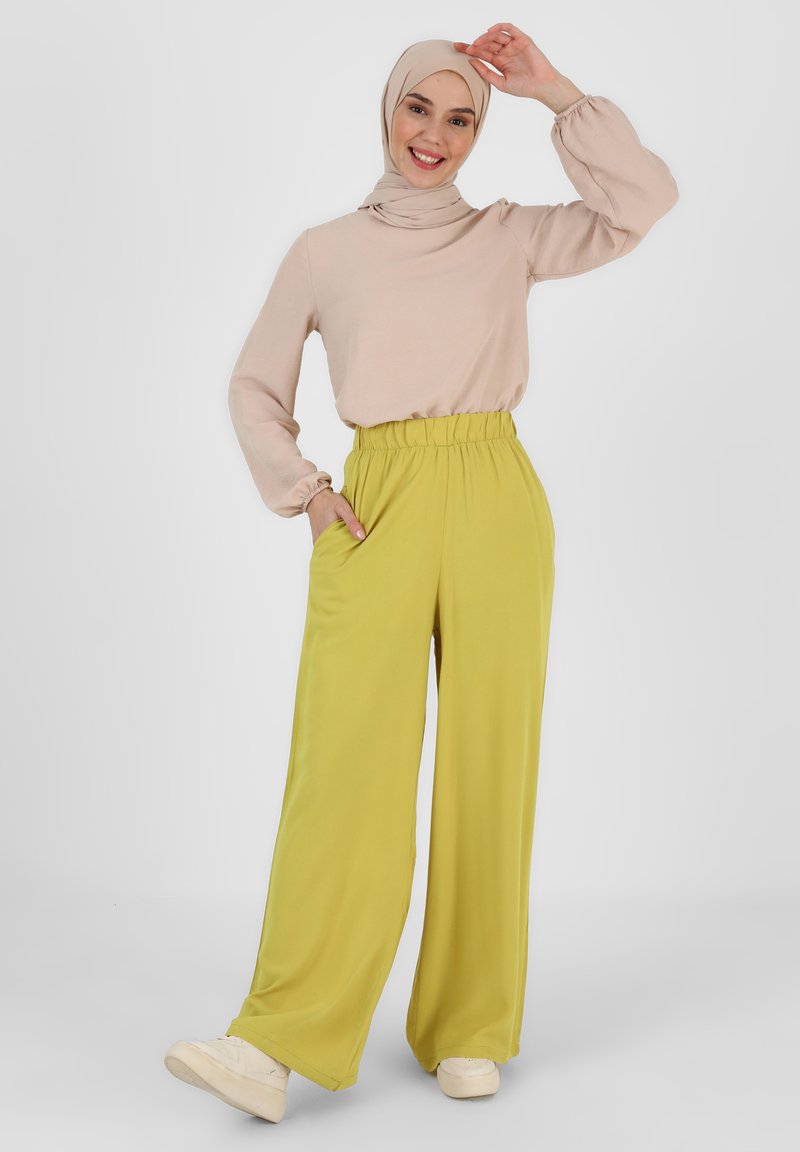 Modanisa REFKA BASIC - Kalhoty - green/zelená - Zalando.cz