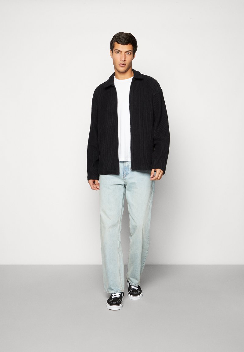 Weekday UNISEX CHRISTOFFER ZIPPED CARDIGAN - Neuletakki - black/musta ...