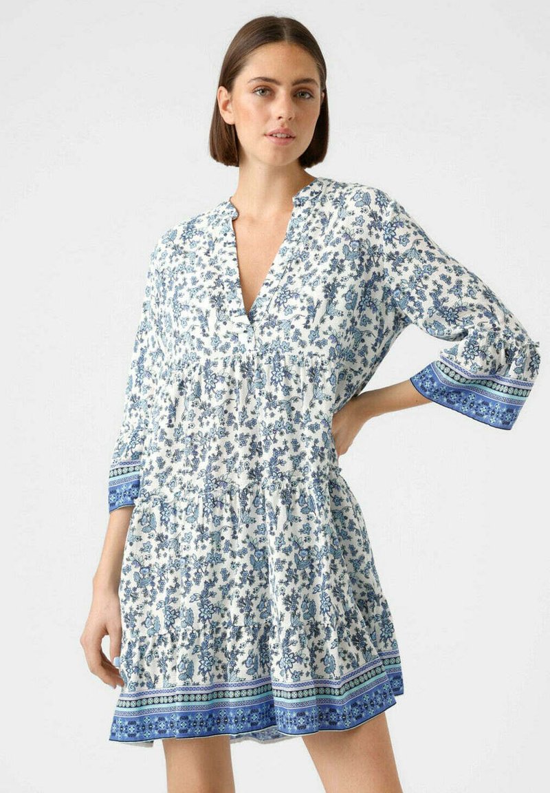 Vero Moda VMMILAN 3/4 SHORT WVN - Freizeitkleid - dazzling blue mira ...
