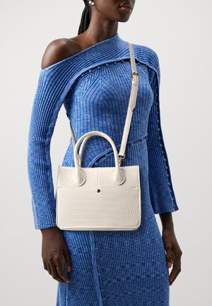 Guess KATEY CROC LUXURY SATCHEL - Bolso de mano - black/negro - Zalando.es