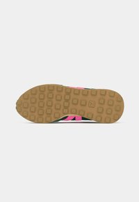 Veja RIO BRANCO II - Trainers - poker/sari/green - Zalando.co.uk