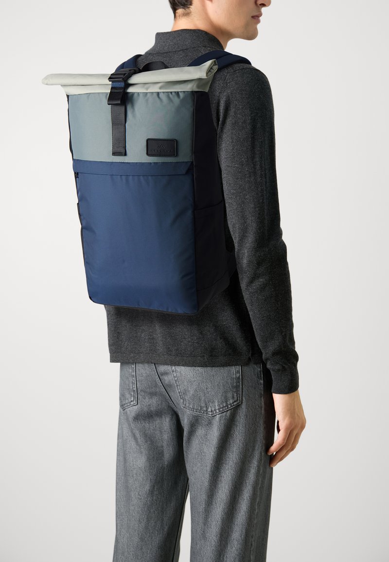 Doughnut JETPACK GO WILD SERIES ROLLTOP BACKPACK UNISEX - Rucksack ...