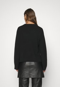 Zign Studio RESPONSIBLE WOOL & RECYCLED. CASHMERE CREW NECK SWEATER ...