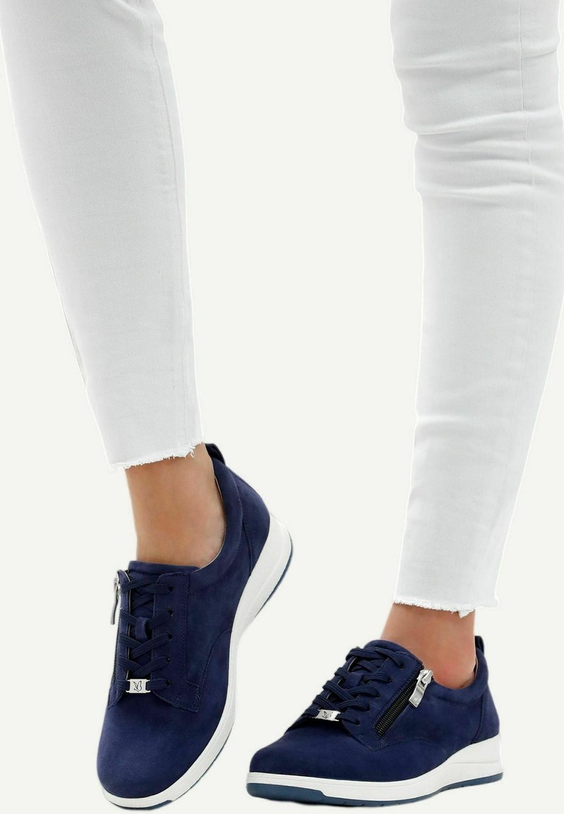Caprice Trainers - ocean suede/blue - Zalando.de