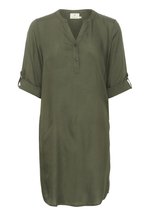 Kaffe BPRILLA ROLL TAB SLEEVES LOOSE FIT - Túnica - grape leaf/verde abeto - Zalando.es