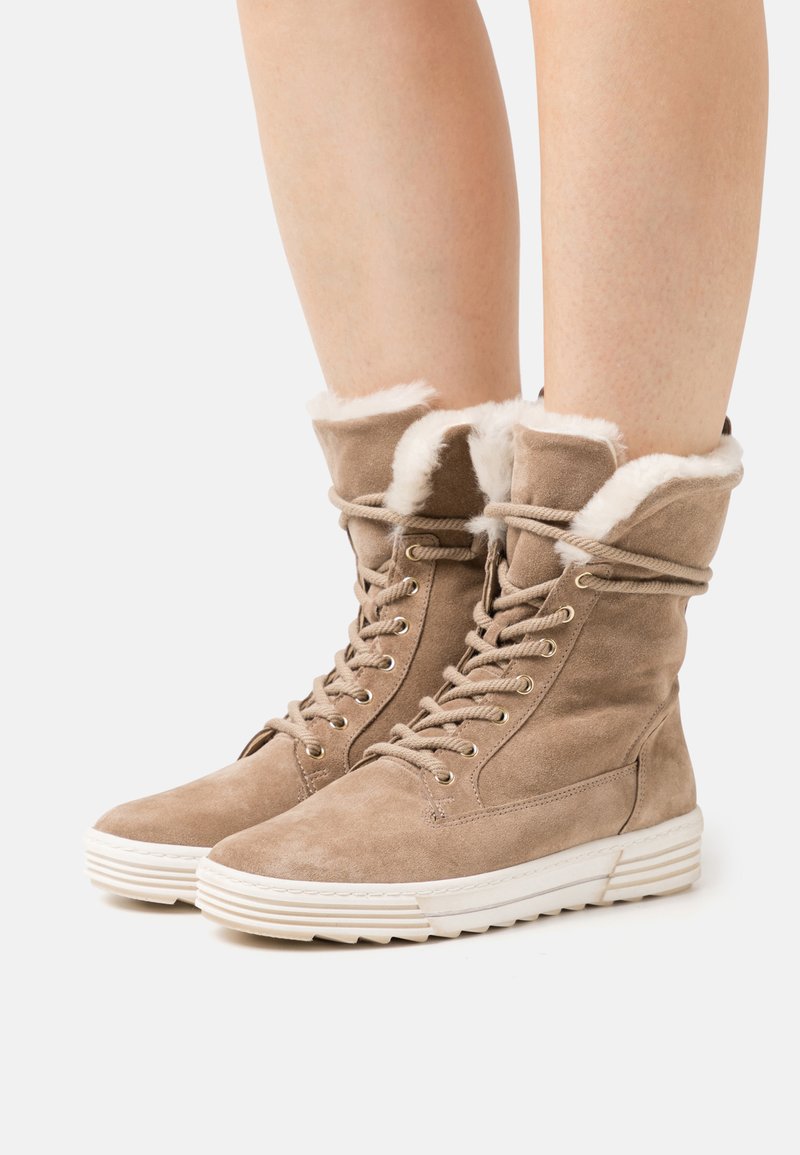 Gabor Botines con cordones - beige/tierra - Zalando.es