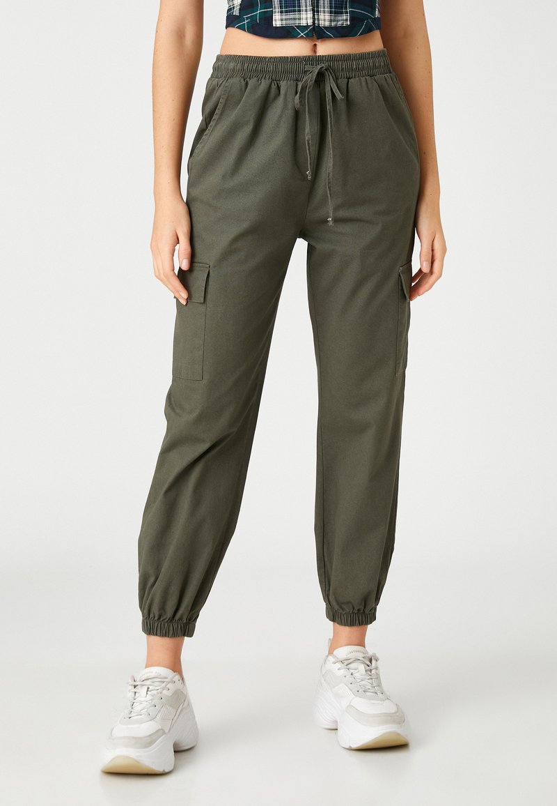 Koton DRAWSTRING POCKET DETAIL ELASTIC ANKLE.. - Cargohose - green/grün ...