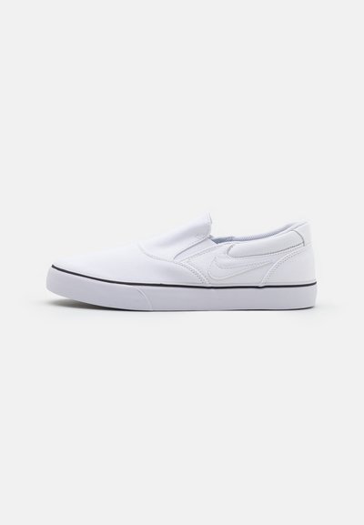 Wei e Nike Loafers Der Bequeme Trendschuh F r Jeden Tag ZALANDO Wei e Nike Loafers Der Bequeme Trendschuh F r Jeden Tag ZALANDO