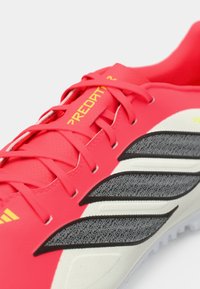adidas Performance PREDATOR CLUB TURF - Botines de fútbol para césped ...