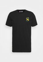 New Era MADISON MUSKIES HERITAGE PATCH TEE - Club wear - black ...