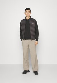 Colmar Originals MENS DOWN VEST - Väst - black-vulcan/svart - Zalando.se