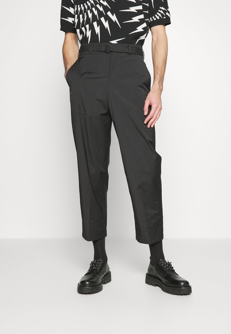 Neil Barrett PLEAT TROUSERS - Bukser - black/sort - Zalando.dk