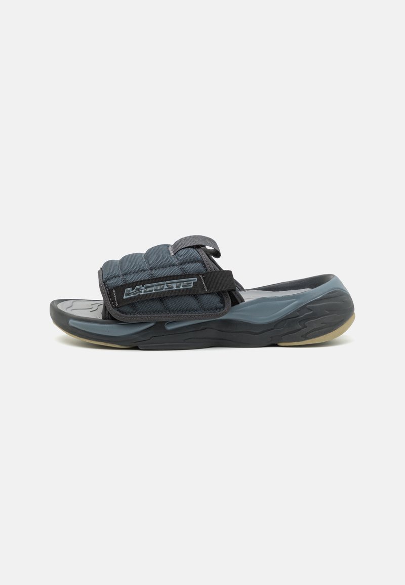 Lacoste ACE SLIDE - Pantolette flach - dark gry/gry/dunkelgrau - Zalando.ch