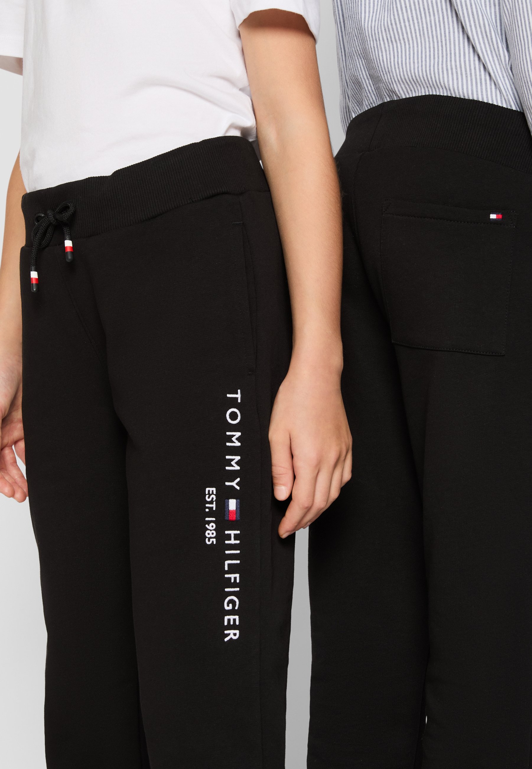 Tommy Hilfiger ESSENTIAL UNISEX Jogginghose black schwarz Zalando