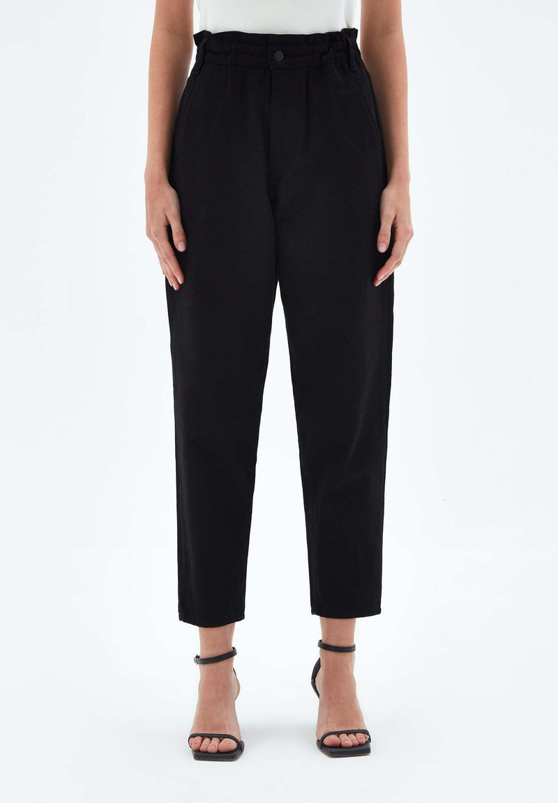 adL ELASTIC WAIST - Jeans Relaxed Fit - black/schwarz - Zalando.de