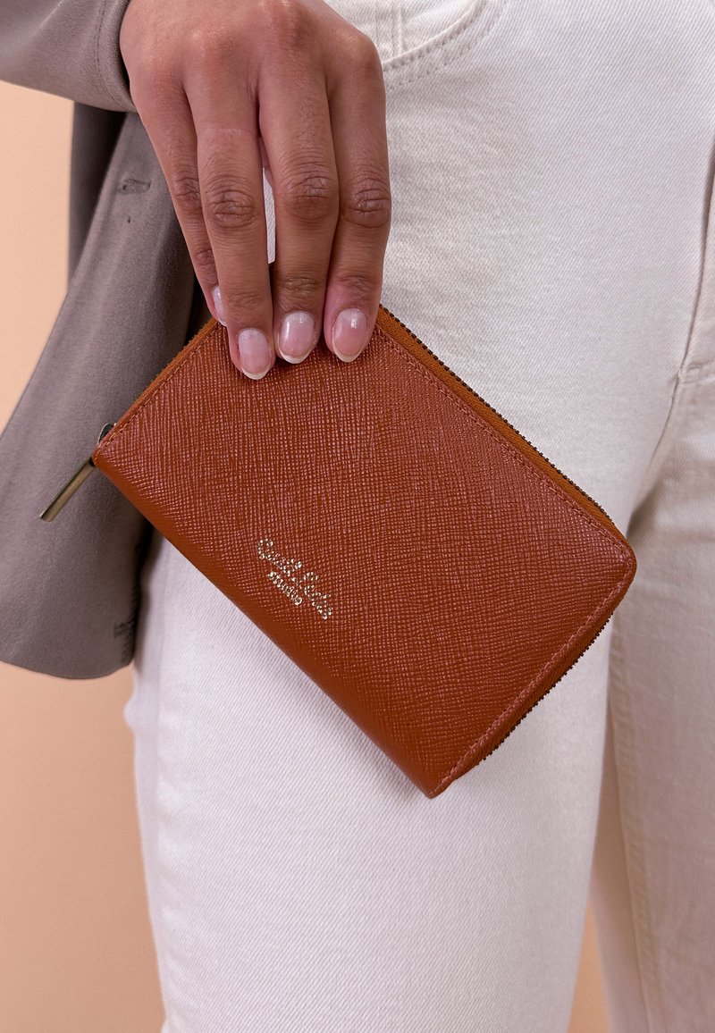 Gusti Leder MAORI - Wallet - braun struktur/brown - Zalando.de