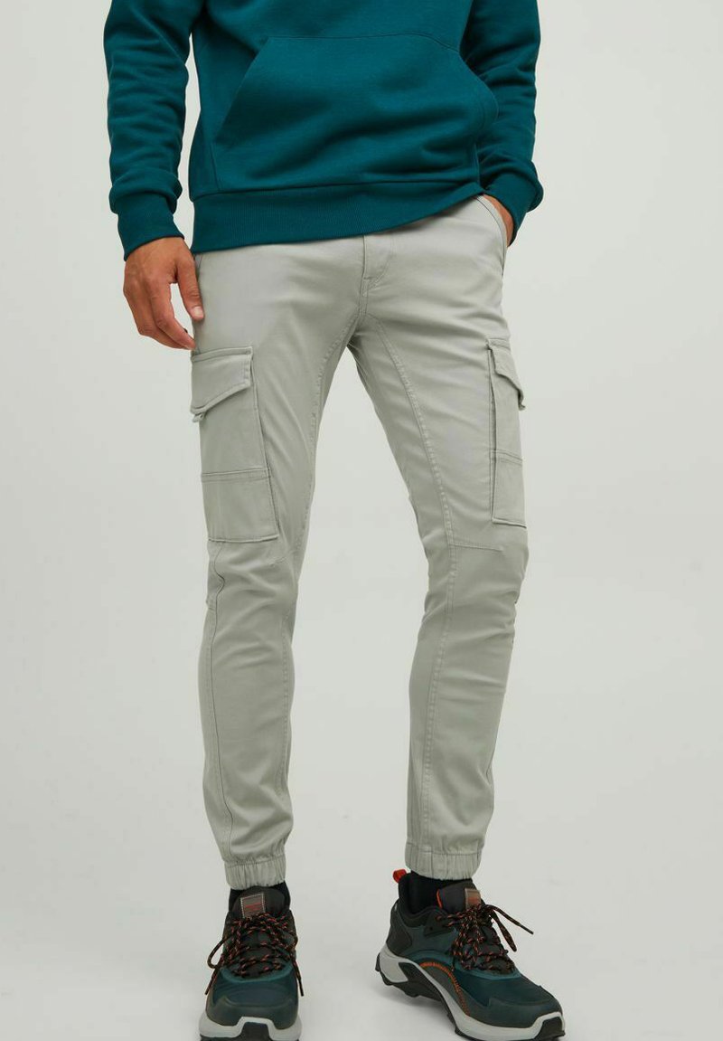 Jack & Jones JPSTPAUL JJFLAKE - Cargohose - wrought iron/grün - Zalando.de