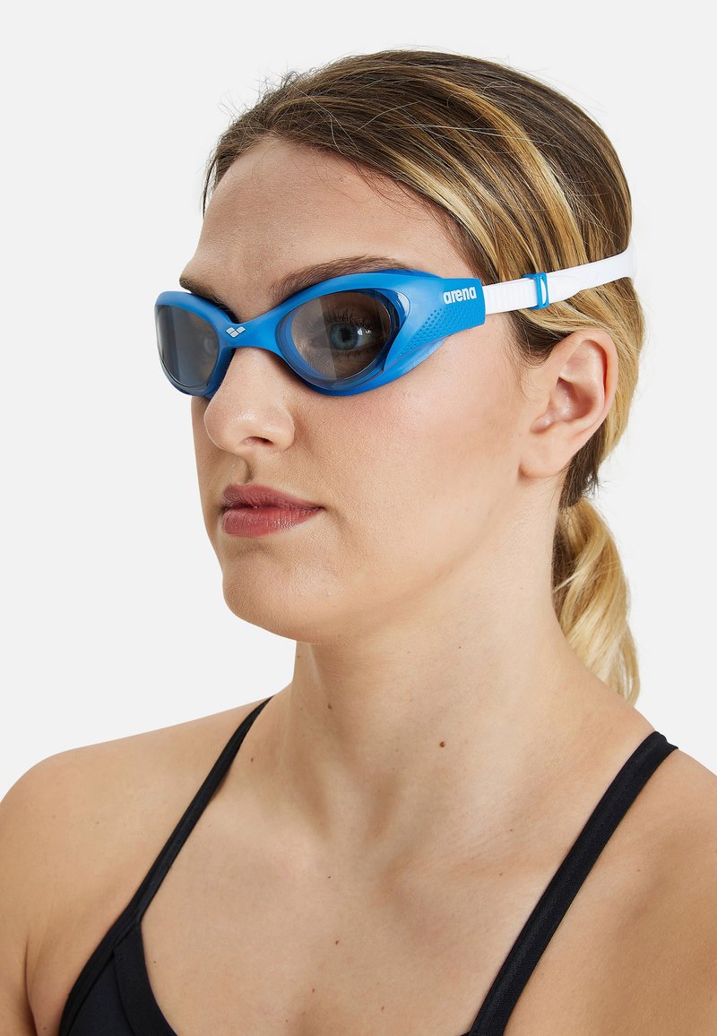 Arena THE ONE - Goggles - light smoke bluewhite/blue - Zalando.de