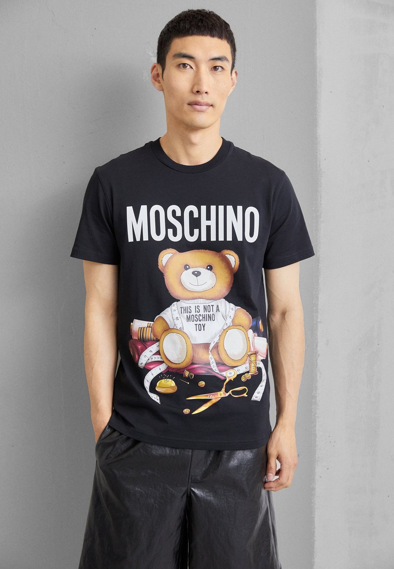 MOSCHINO T-shirts print - fantasy black/sort - Zalando.dk