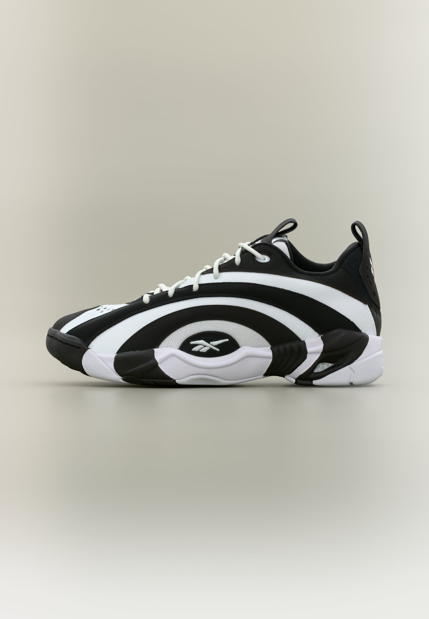 Reebok Classic SHAQNOSIS UNISEX - Sneaker low - white/black/vector red ...