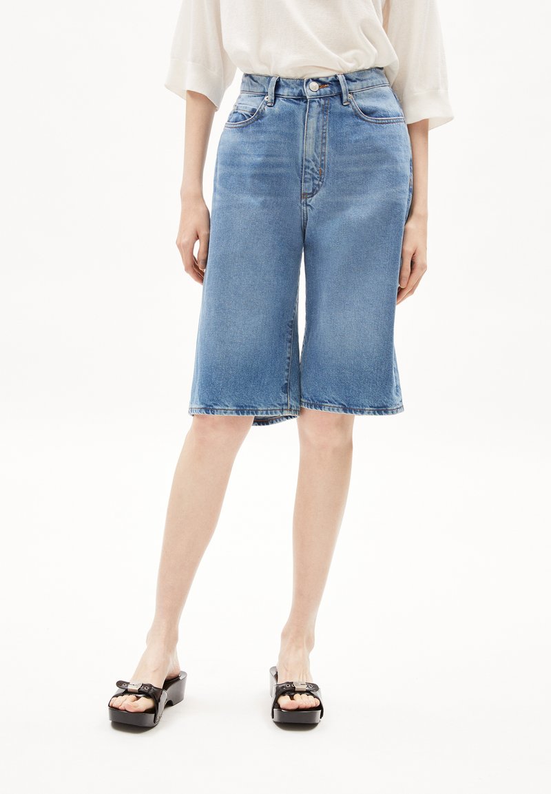 ARMEDANGELS KAIJAAN - Denim shorts - blue razz/light-blue denim - Zalando
