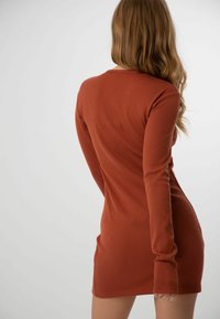 ET NOS HENLEY - Etuikleid - ginger/braun - Zalando.at