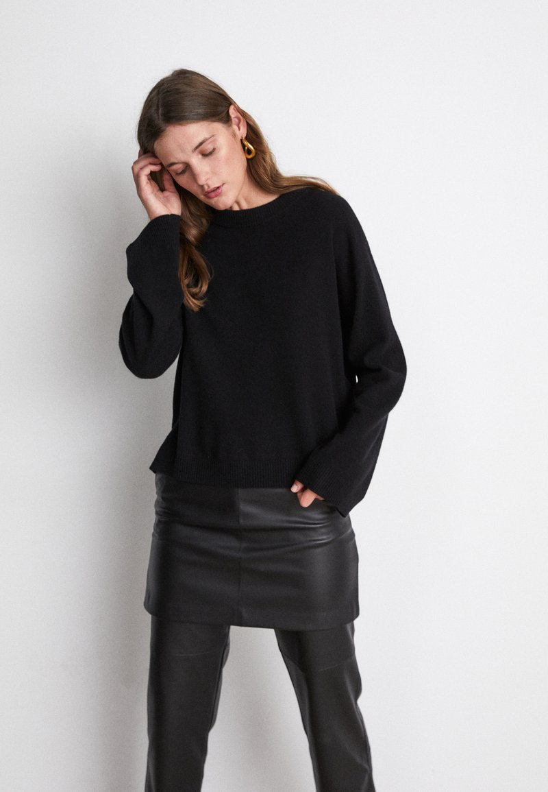 Zign Studio RESPONSIBLE WOOL & RECYCLED. CASHMERE CREW NECK SWEATER ...