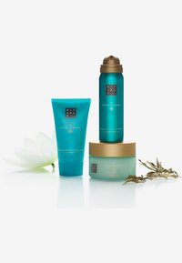 Rituals LOTUS & WHITE TEA MINI BODY SET - DELICATELY SWEET - THE RITUAL ...