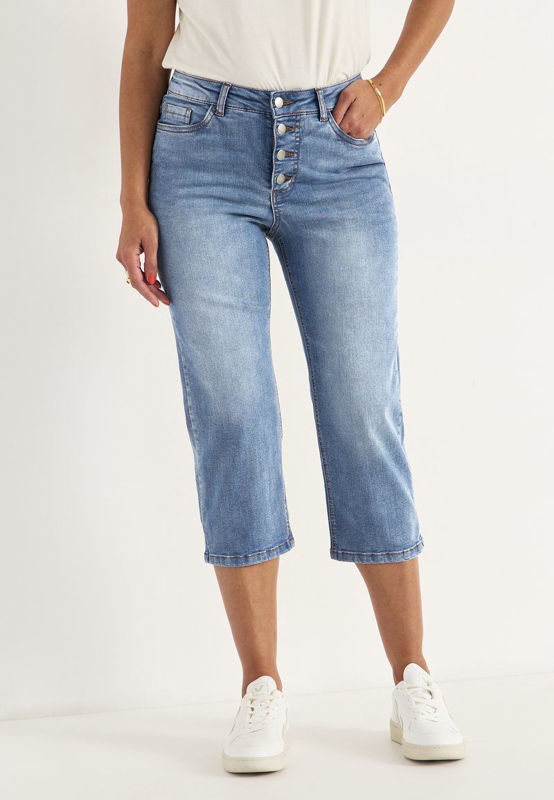 Cellbes of Sweden CROP WITH BUTTON FLY CLOSURE - Jeans Shorts - medium ...