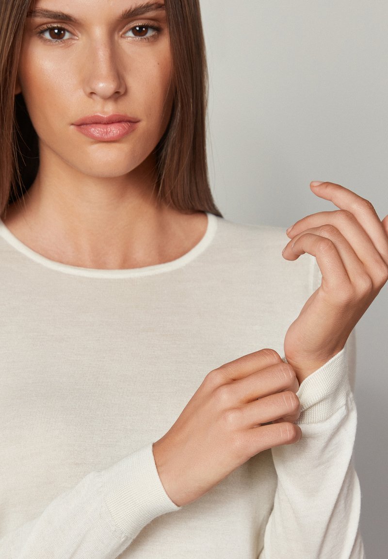 Falconeri RUNDHALS ULTRALIGHT - Jersey de punto - white/blanco - Zalando.es