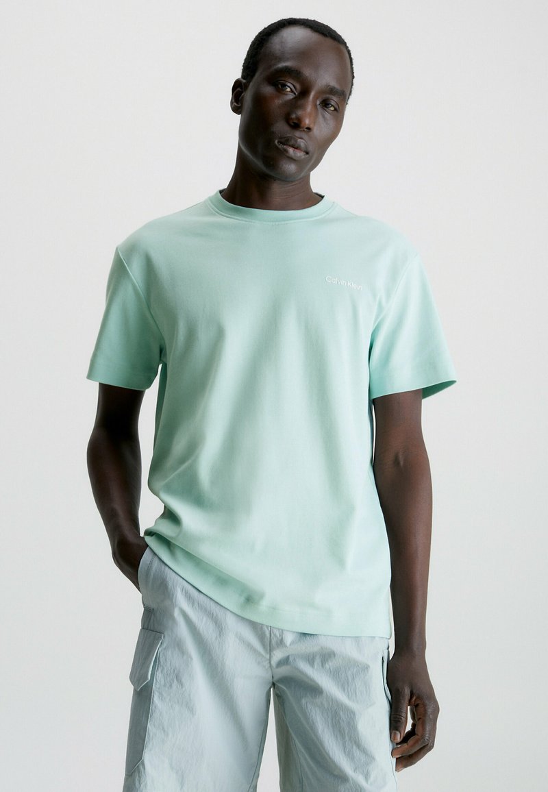 Calvin Klein MICRO LOGO - T-Shirt basic - ghost glacier/blau - Zalando.ch